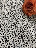 China COTTON Eco-Friendly Luxury Vintage Daisy Floral Guipure Embroidery Lace Trim Fabric for Wedding Dresses & Home Decor for sale
