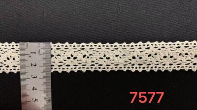 China 2.5cm Cotton Crochet Lace Trim with Continuous Hollow Woven Design Easy to Dye for Garment Edging and Handicraft Decoration for sale