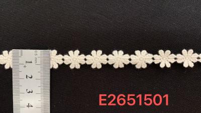 China 100% Cotton Embroidered Lace Trim with Scalloped Edge and Customizable Length for Wedding Dresses for sale
