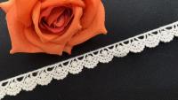 China 1.5cm Cotton Water Soluble Lace Trim with Continuous Scallop Petal Motif and Soft Matte Finish for Garment Embellishment for sale