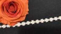 China 1.3cm Width Cotton Water Soluble Lace Trim with Connected Flower Motifs and Soft Matte Texture for sale