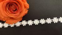 China Milk Yarn Chemistry Lace Trim with Connected Daisy Motifs Soft Lightweight Hollow Strip Fine Workmanship Smooth Touch Suitable for Dress Lingerie and Home Textile Various Handmade Accessory Trimming for sale