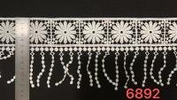China Milk Yarn Chemical Lace Trim, Daisy Floral Water‑Soluble Embroidery Lace with Tassel Fringe for Garment Decoration for sale