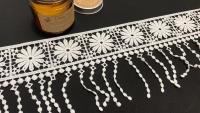 China Milk Yarn Chemical Lace Trim, Daisy Floral Water‑Soluble Embroidery Lace with Tassel Fringe for Garment Decoration for sale