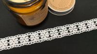 China Milk Yarn Chemical Lace Trim 2cm Width Water-soluble with Repeated Bowknot Pattern for Wholesale Lace Accessory for sale
