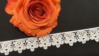 China 3.2cm Milk Yarn Water Soluble Lace Trim with 5 Petal Floral Openwork and Soft Lightweight for Garment Lingerie for sale