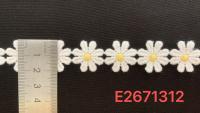 China 2cm Width Milk Yarn Water Soluble Lace Trim with Lovely Daisy Motif and Yellow Center for Kids Wear and Handmade Craft for sale