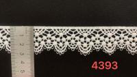 China 3cm Width Milk Yarn Lace Trim with Scalloped Border and Open-weave Design for Garment Decoration for sale