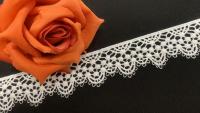 China 3cm Width Milk Yarn Lace Trim with Scalloped Border and Open-weave Design for Garment Decoration for sale