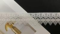 China 4cm Width Milk Yarn Lace Trim with Scallop Bottom Edge and Fine Hollow Texture for Garment Trimming for sale