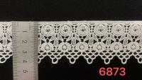 China 4cm Width Milk Yarn Lace Trim with Scallop Bottom Edge and Fine Hollow Texture for Garment Trimming for sale