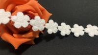 China 1.85cm Width Milk Yarn Water Soluble Lace Trim with Five-petal Flower Units and Soft Handfeel for Garment Edge Trimming for sale