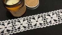 China 4.5cm Width Milk Yarn Lace Trim with Big Floral Motif and Neat Scallop Edge for Garment Decoration for sale