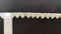 China Premium Cotton Water Soluble Lace Trim with Scalloped Edge and Customizable Length for Bridal Gowns for sale