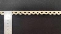China Premium Cotton Water Soluble Lace Trim with Scalloped Edge and Customizable Length for Bridal Gowns for sale