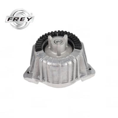 China Car Right Auto Engine Mount 2042400317 For Mercedes Benz W204 OM642 for sale