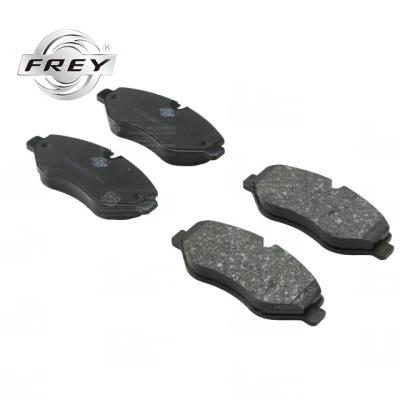 China Multipurpose Front Brake Pads 0044208320 Fit Mercedes Benz Sprinter 906 for sale