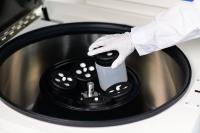 China 110V/220V-240V Floor Style 6000 rpm Refrigerated Blood Bank Centrifuge with Temperature Accuracy -20C-40C for sale