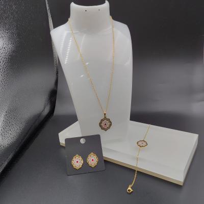China Newest Gold Color Stainless Steel  Earring ,Necklace , Bracelet Sets With Green Shell For Lady for sale