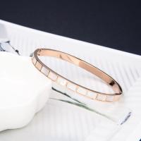 China Niche Brand Shell Bangle Bracelet for sale