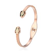 China Luxury BG Double Snake Head Bangle 14K Gold Stainless Steel Bracelet for sale