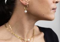 China Everyday Wear Pearl Hoop Earrings 25mm Stainless Steel Drop Earrings for sale