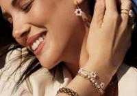 China Delicate Woman Dangler Circle Pearl Drop Earrings Gold Stainless Steel Earrings for sale