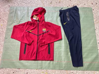 China Barcelona Windbreaker Jacket Set Long Zip Hooded 26-27 New Season Club Football Training for sale