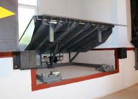 China Safety Loading Hydraulic Dock Leveler With Free Bumpers for sale