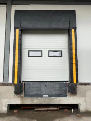 China Durable Loading Dock Door Seals And Shelters For Industry With Warning Stripe for sale