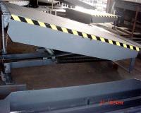 China Non Electric Industrial Mechanical Dock Plate Leveler For Efficient Loading for sale