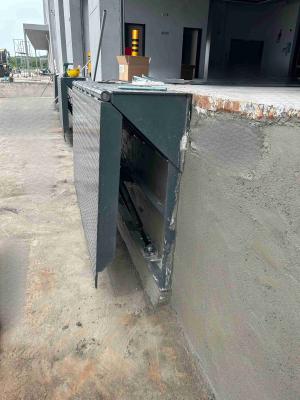 China Electric Hydraulic Edge O Dock Leveler Plate For Loading Bay Application for sale