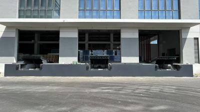 China Industrial Warehouse Telescopic Hydraulic Dock Leveler for sale