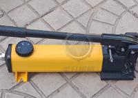 China Manual Hydraulic Hose Crimper P16HP 150T Crimping Force 14-45mm Range 7 Die Sets Workshop for sale