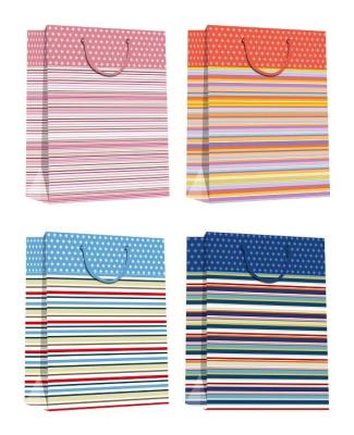 China Fasion 2016 cheap Paper Gift Bags with high quality and brand name printed for sale