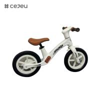 China Early Learning Balance Bike for Toddlers 18 Months to 5 Years with Footrest and US Flag Bell 4 Colors for sale