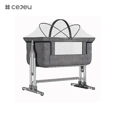 China Foldable Baby Bassinet Crib Metal Frame 0-15kg 6 Height Positions Rocking Bed for sale