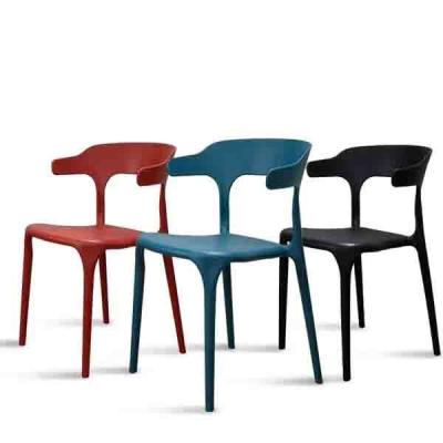 China Lightweight Stackable Plastic Chairs with Armrest for Events Weddings 440mm Seat Height for sale