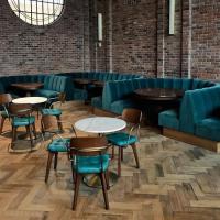 China American Solid Wood Dining Table and Chair Set for Restaurant Coffee Shop Cafe Furniture Custom Size for sale