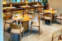 China Minimalist Design Wooden Table Chairs Set with Premium Comfort for Multi-Venue Adaptability in Restaurants and Cafes for sale