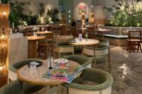 China Modern Booth Seating with Solid Wood Construction and Premium Velvet Upholstery Custom Commercial Restaurant Furniture Set for sale