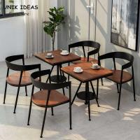 China Adjustable Antique Appearance Cafe Table Chair Set with Customizable Design for Restaurants for sale