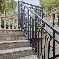 China Modern Wall Mounted Wrought Iron Stair Railing Handrail Bar 120cm for Home Design for sale