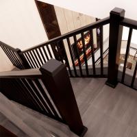 China Wall Mounted Wooden Stair Railing Modern Design Steel Balcony Aluminium Railing 1000mm Height for sale