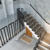 China Stainless Steel Handrail for Indoor Staircase Decoration Wall Fixing 1.2m Length for sale