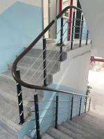China Modern Iron Stair Railing for Outdoor Wood Stairs Wall Mounted 36 Inch Height for sale