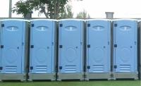 China Outdoor Portable Toilet Trailer 105kg HDPE Plastic Construction Site Toilet with Sink and Mirror for sale