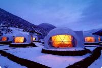China Farmhouse Outdoor Round Glamping Dome Tent 5m Luxury House with Customized Color Bathroom for sale