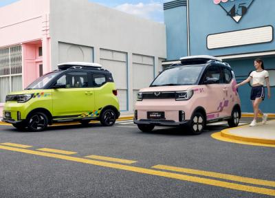 China Wuling Hongguang Mini EV 2022 3 Door 4 Seat Pure Electric Car 120-170km Range for sale