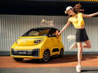 China Wuling Nano EV 305km Pure Electric Mini Car 2 Seats for Urban Commuting for sale